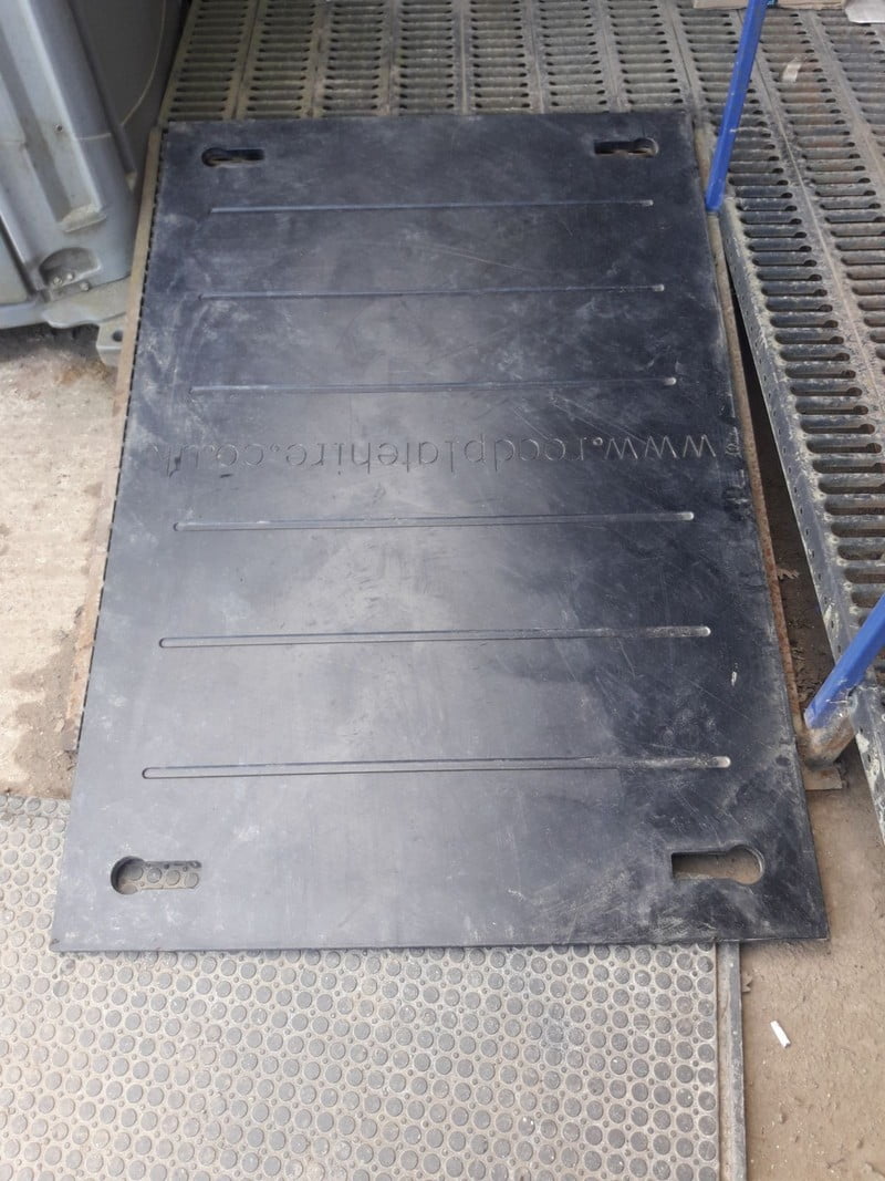Ground Mat Minis (1.0m x 1.5m x 20 HDPE) | Road Plate Hire